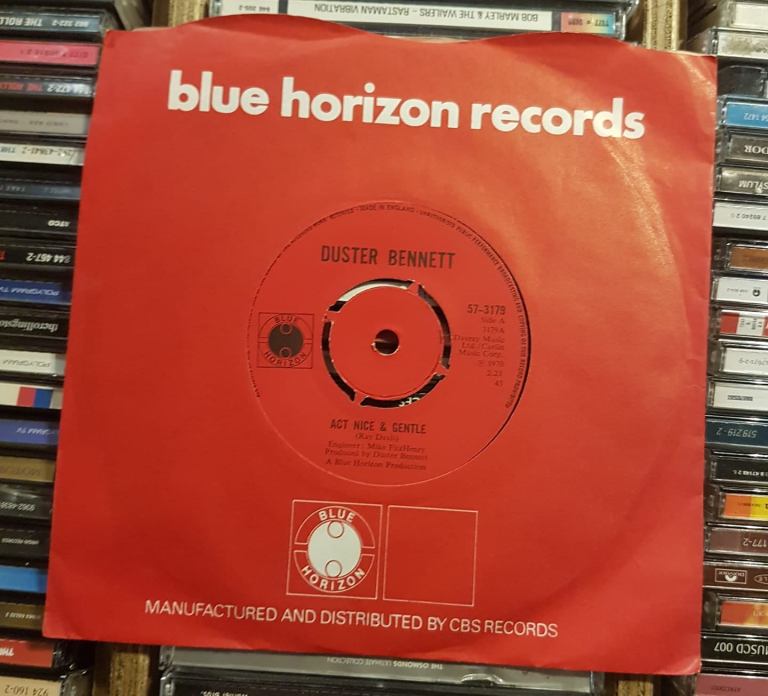 Duster Bennett – Our Soundscene